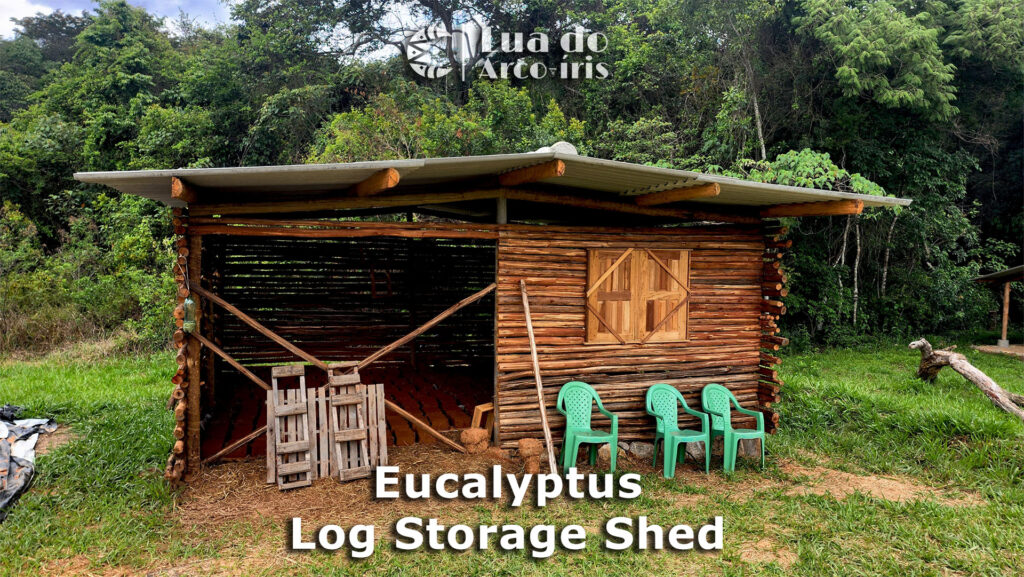 Eucalyptus Log Storage Shed - Lua do Arco-íris
